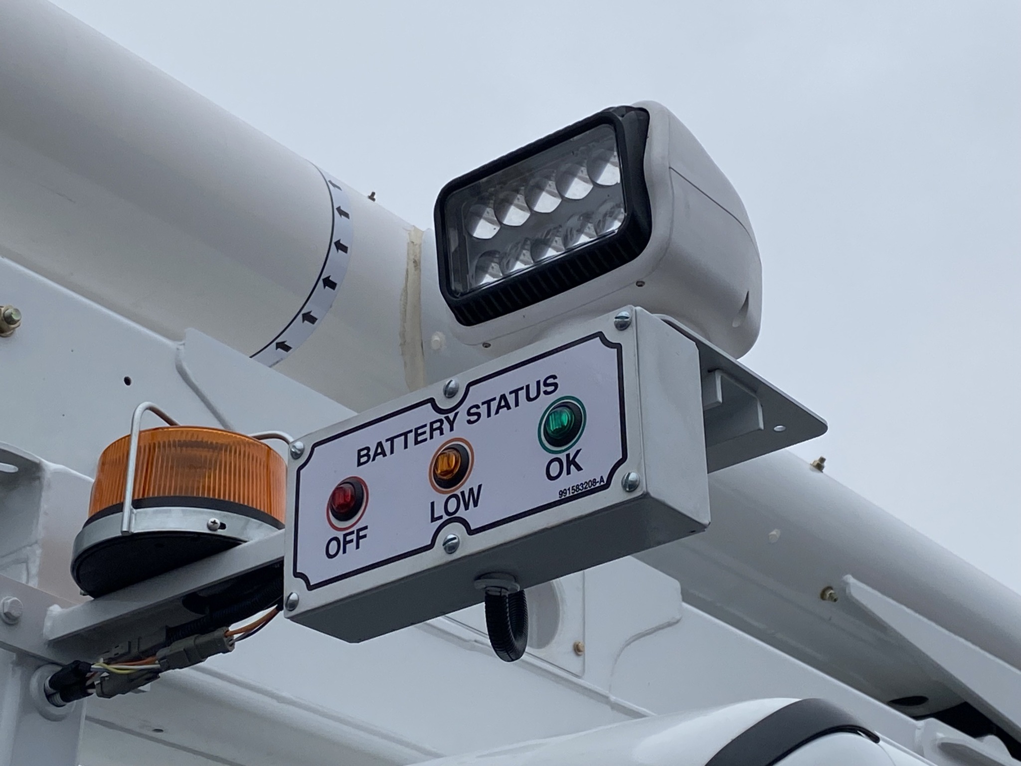 Freightliner ready to produce eM2 electric truck, eyes vocational uses ...