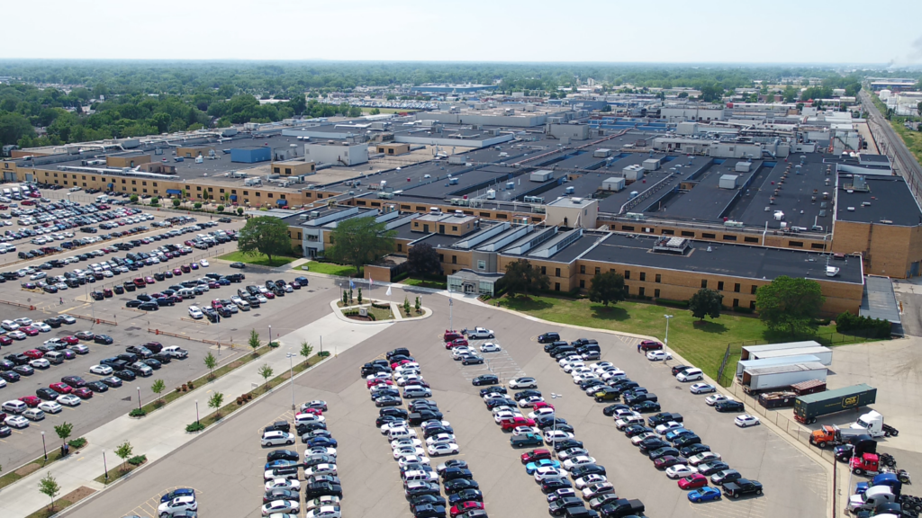 DTNA to modernize, expand Detroit plant - Truck News
