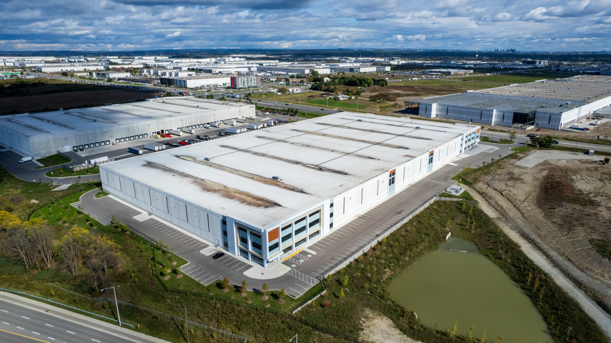 18 Wheels adds new Brampton DC to network - Truck News