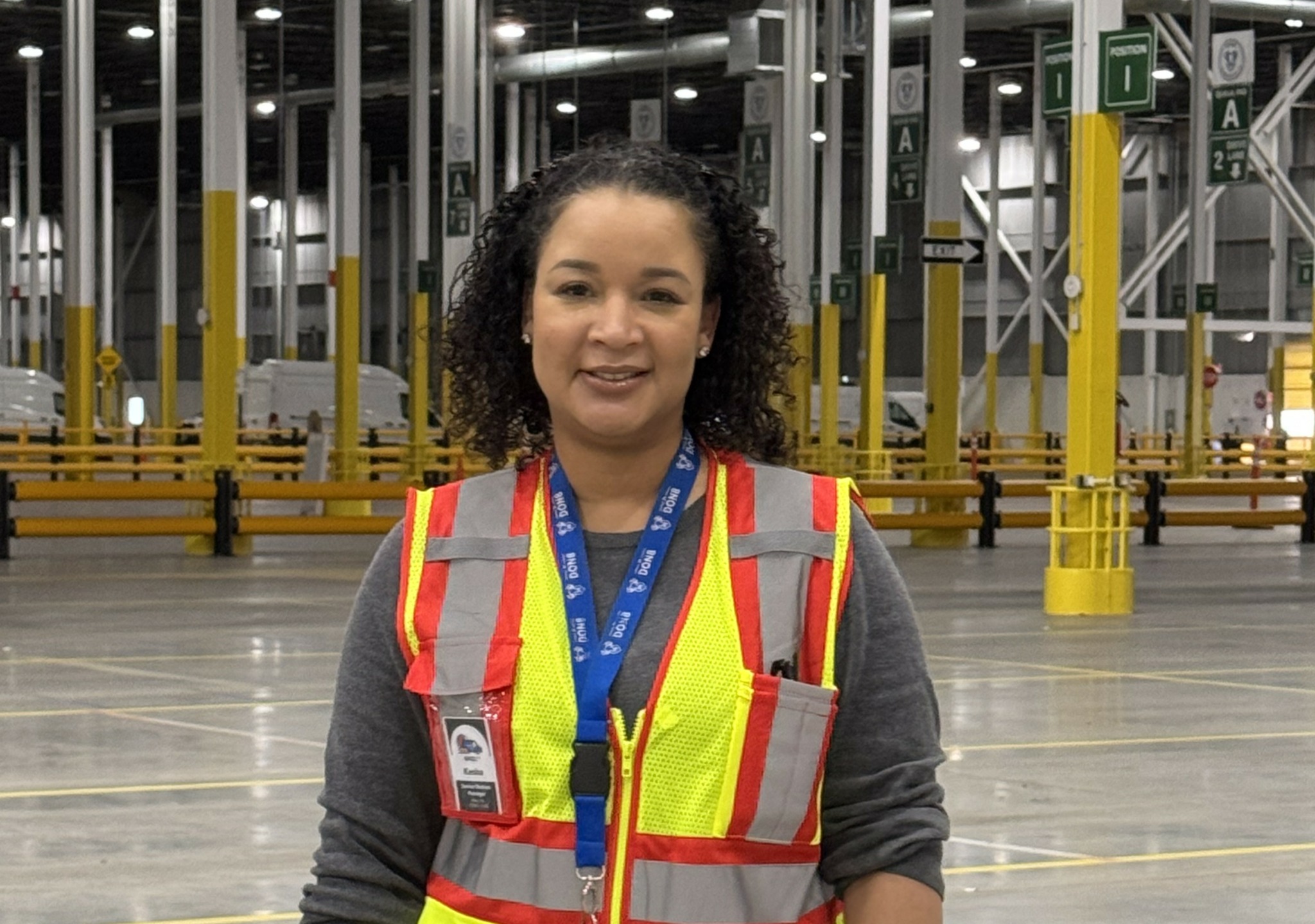 An inside look at Amazon’s distribution facilities - Truck News