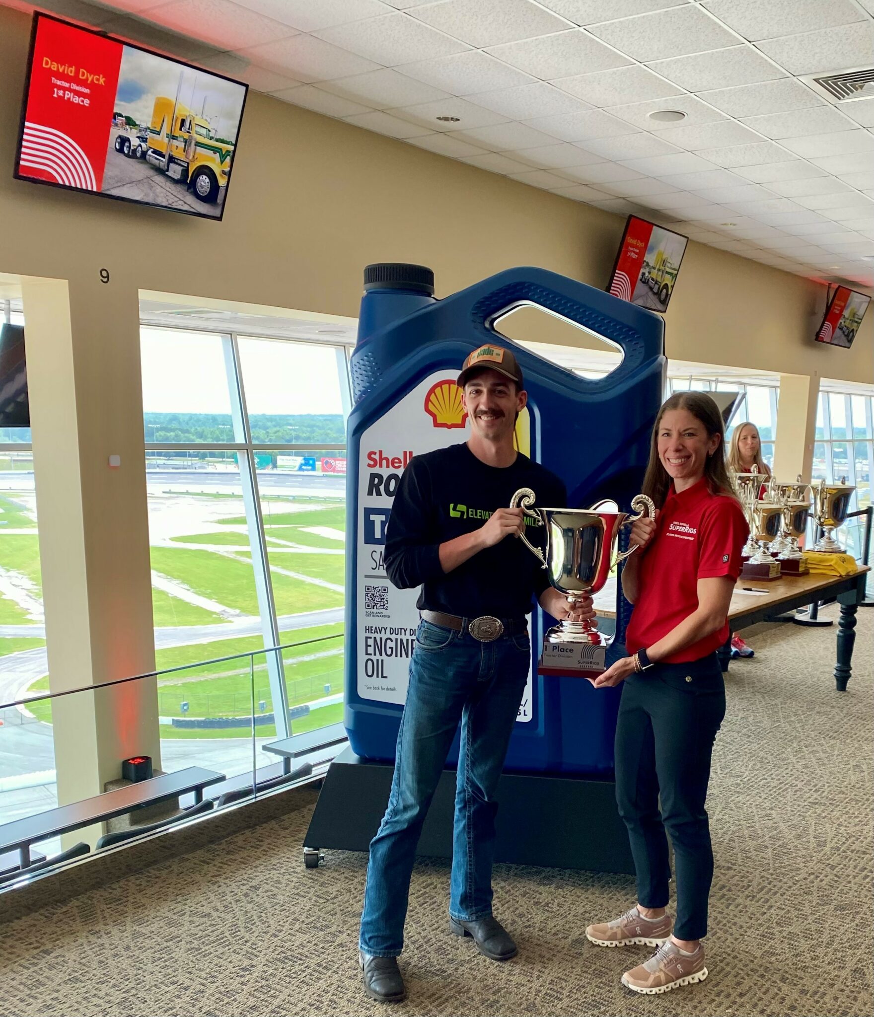 Jade Transport’s Steendam wins best tractor prize at Shell Rotella ...