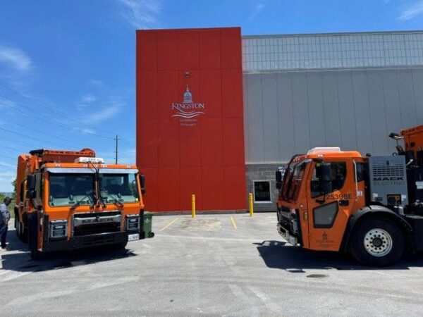 Kingston, Ont., adds first electric garbage trucks to municipal fleet ...